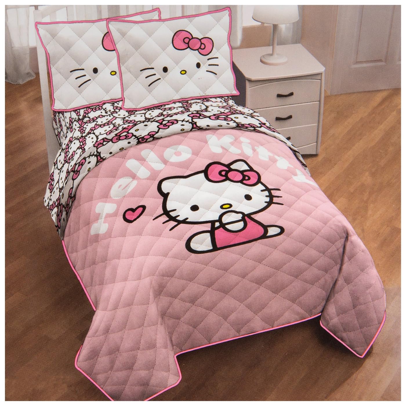 Amazon.com: Hobby Lobby Hello Kitty Queen Quilt Set, 100% Polyester ...
