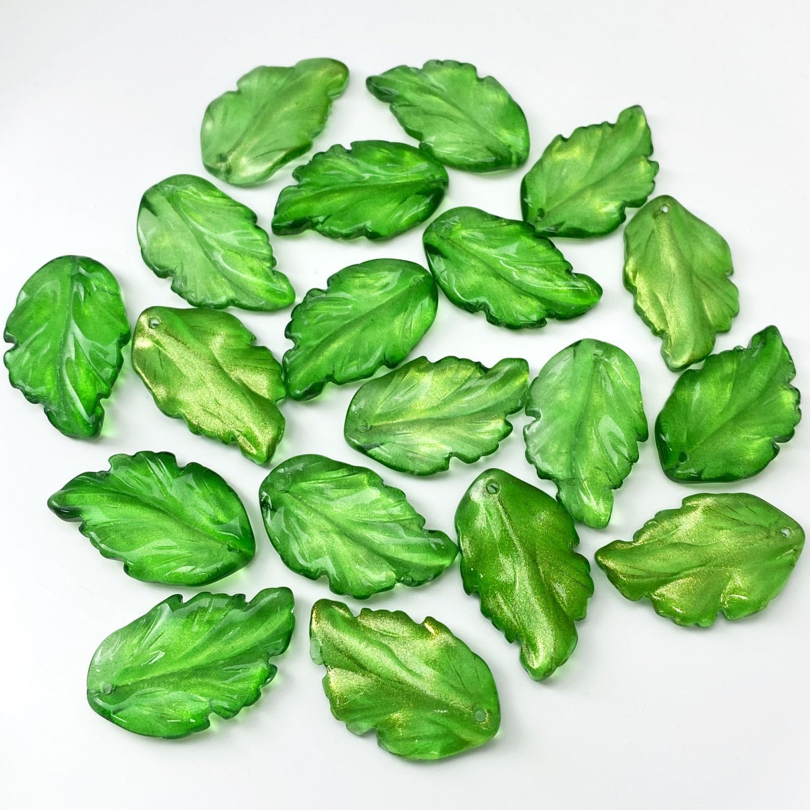 Amazon.com: Pandahall 320Pcs Green Acrylic Leaf Beads Transparent Maple ...