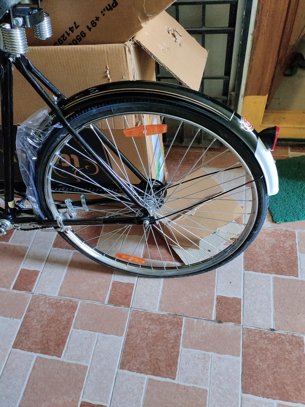 Hercules Roadsters Popular Unisex Road Front Suspension Bike Dts ...