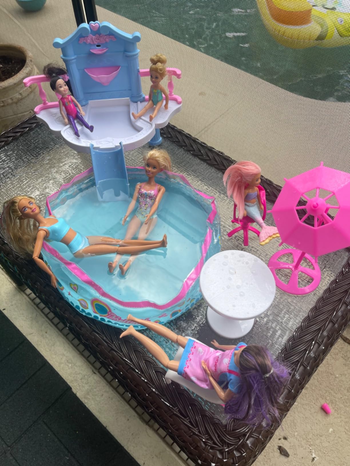 Amazon.com: Glam Pool Playset, Deluxe Doll Pool with 7 Pcs Pool ...