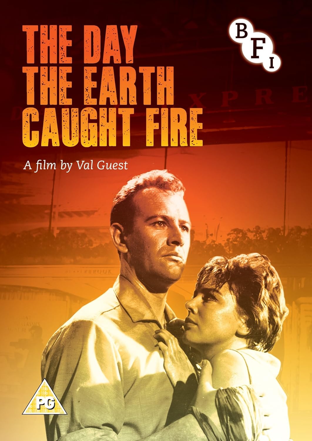 The Day the Earth Caught Fire (DVD): Amazon.co.uk: Edward Judd, Janet ...