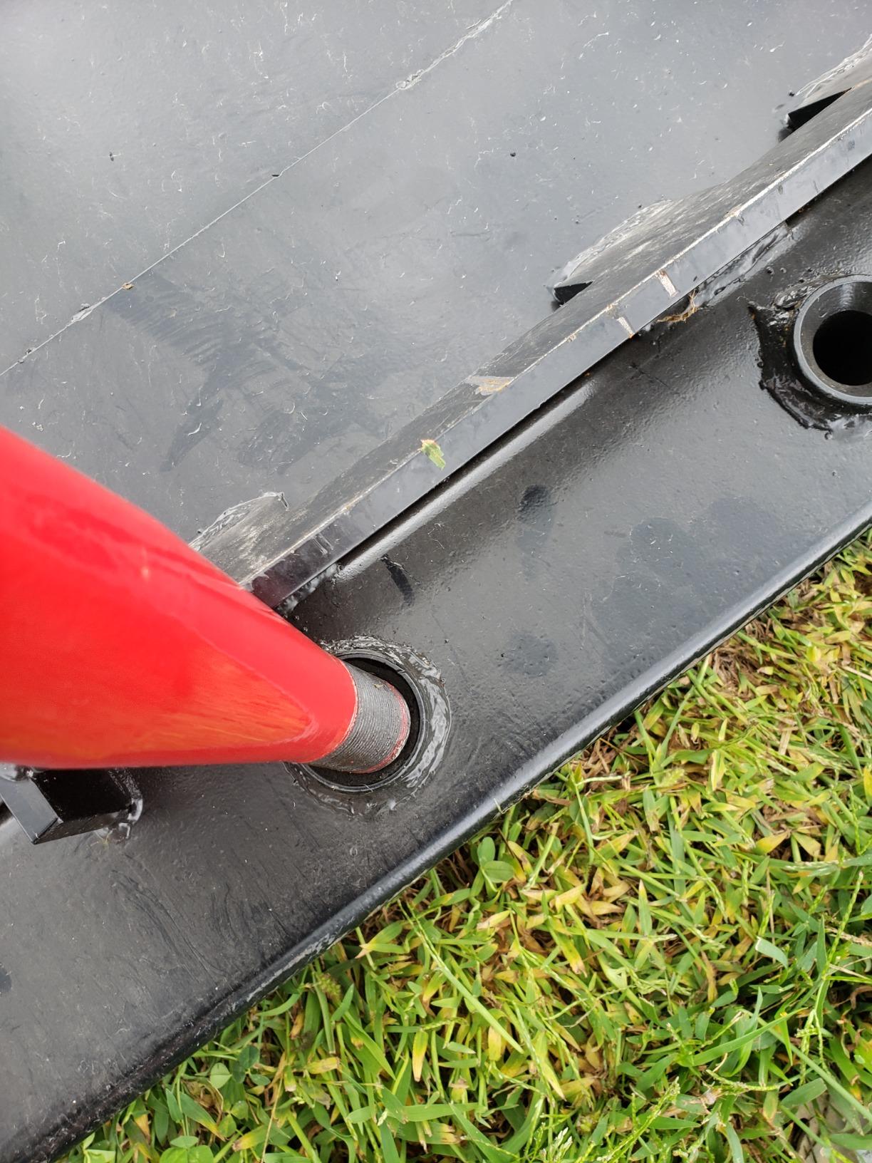 Amazon.com: Titan 60" Tine Bucket Silage Rake Manure 49" Hay Bale Skid ...