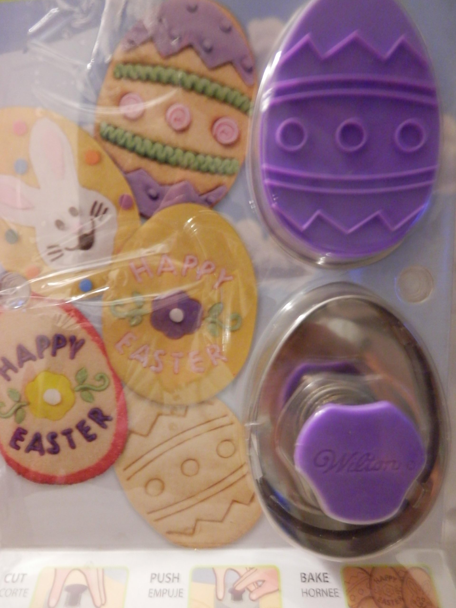 Amazon.com: Wilton Push N Print Cookie Cutter Set: Cookie Stamp: Home ...