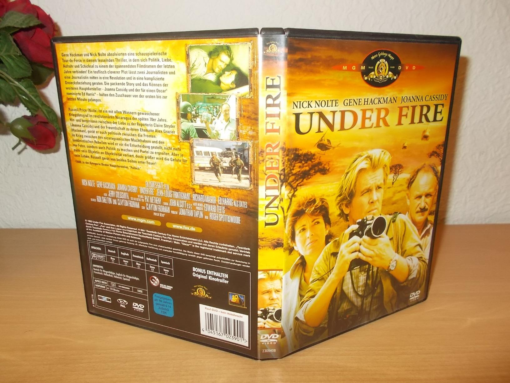 Under Fire [VHS] : Nolte, Nick, Hackman, Gene, Cassidy, Joanna ...