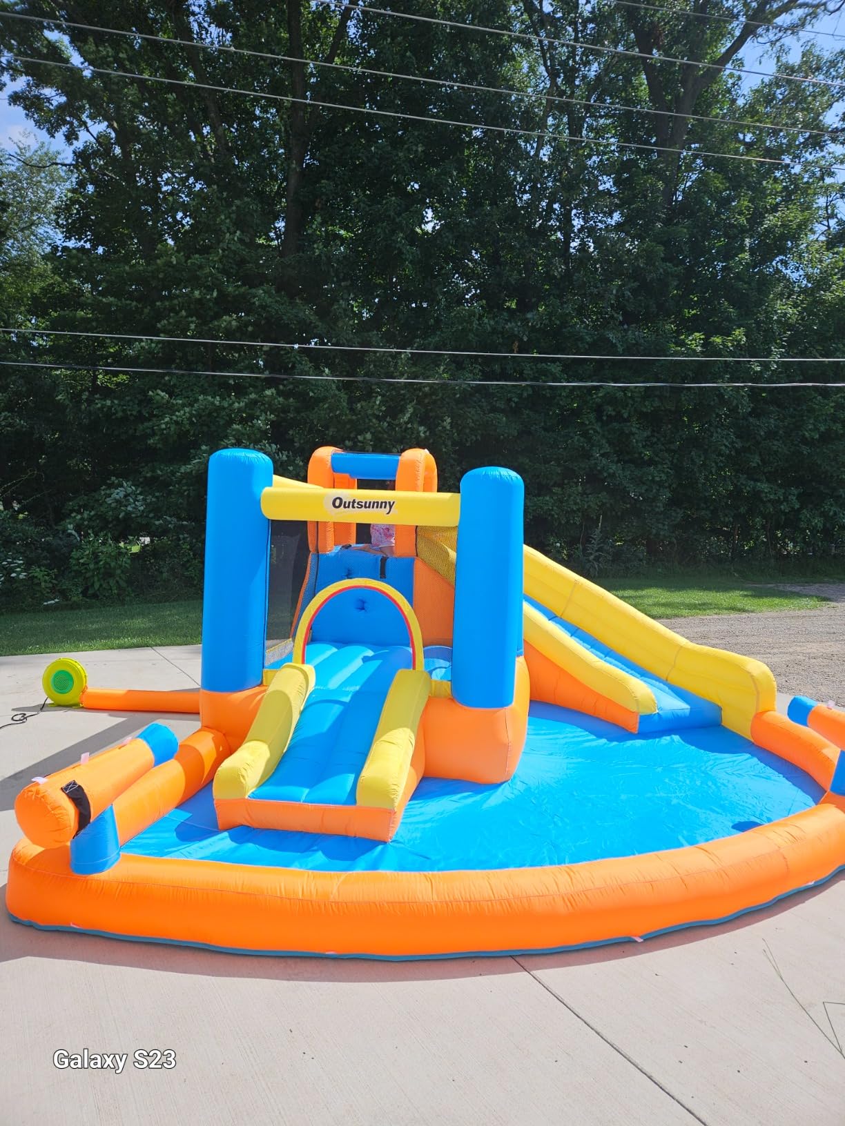 Amazon.com: Outsunny Inflatable Water Slide, Kids Bounce House Water ...