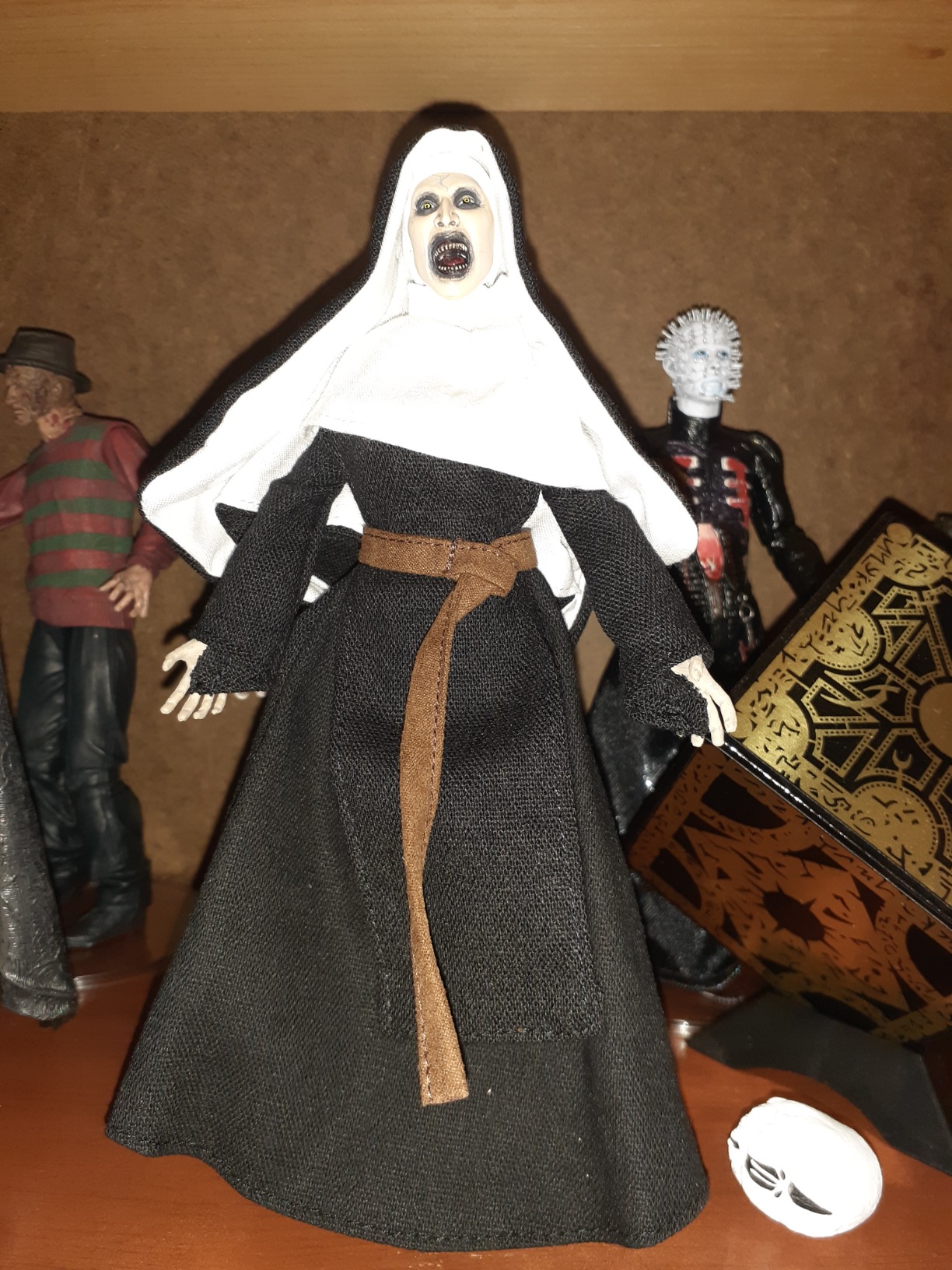 Amazon.com: The Nun Valak - 8" Clothed Action Figure - NECA : Toys & Games