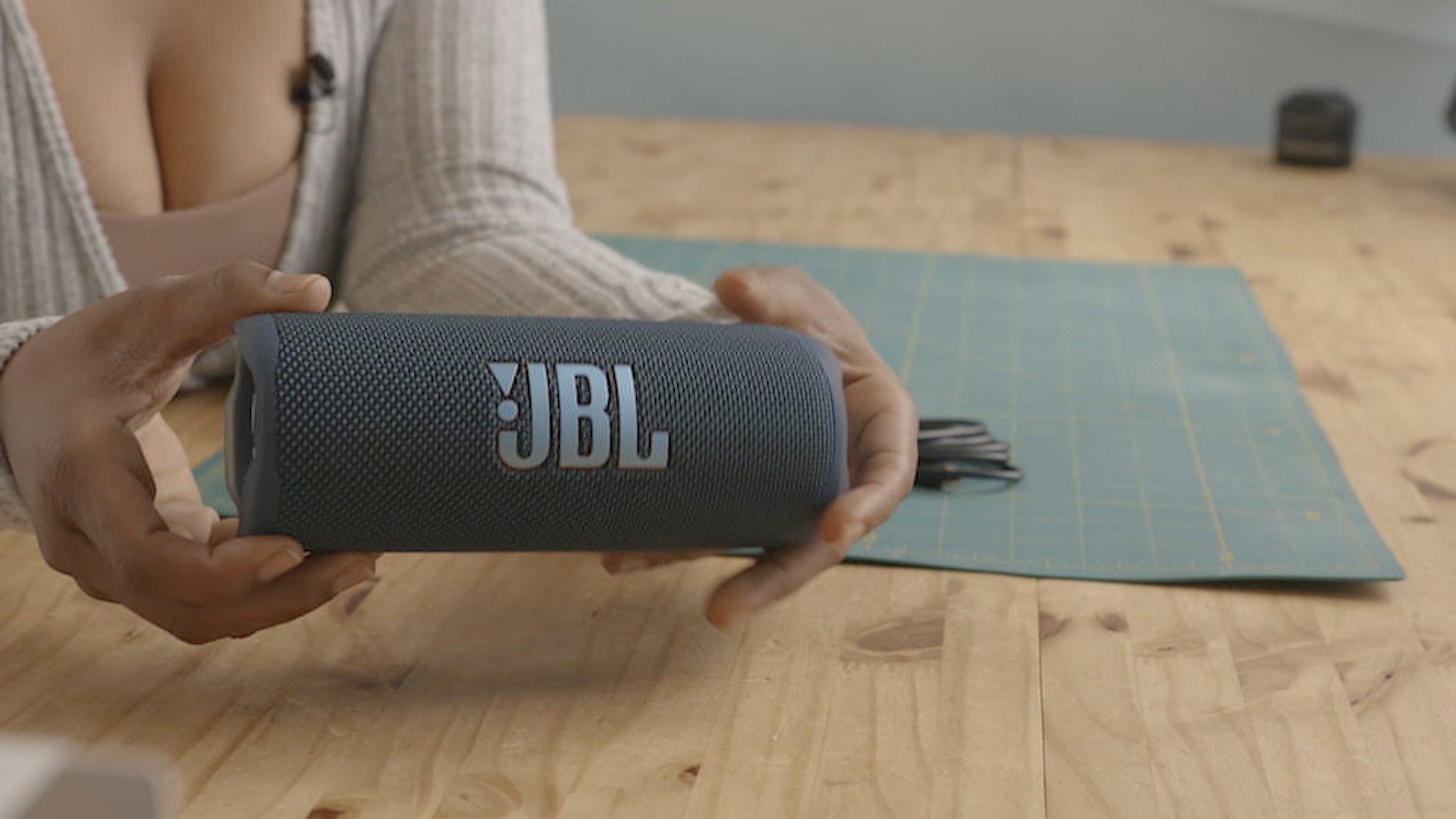 Watch NEW! JBL Flip 6 on Amazon Live