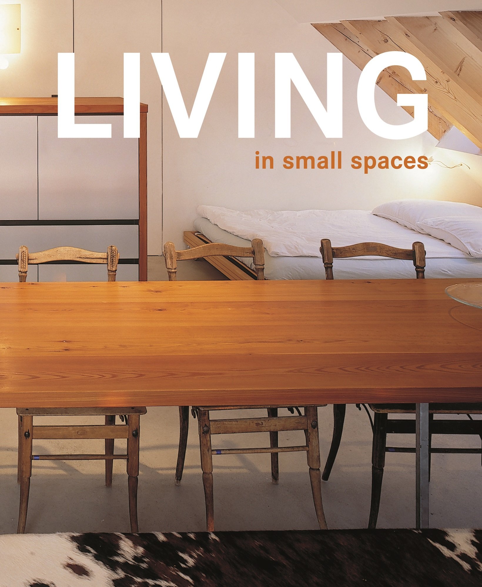 Living in Small Spaces: Campos, Cristian: 9788495832832: Amazon.com: Books