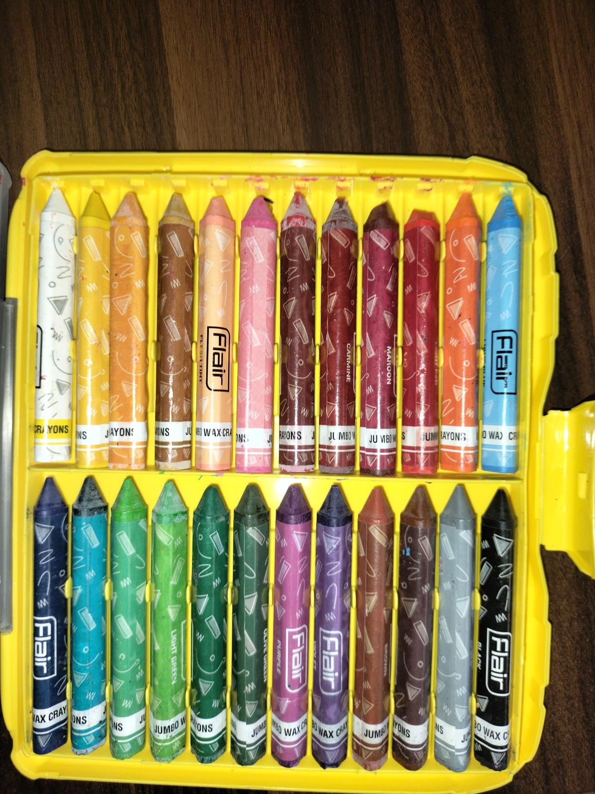 FLAIR Creative Series 24 Shades Triangular Wax Crayons Box Pack ...