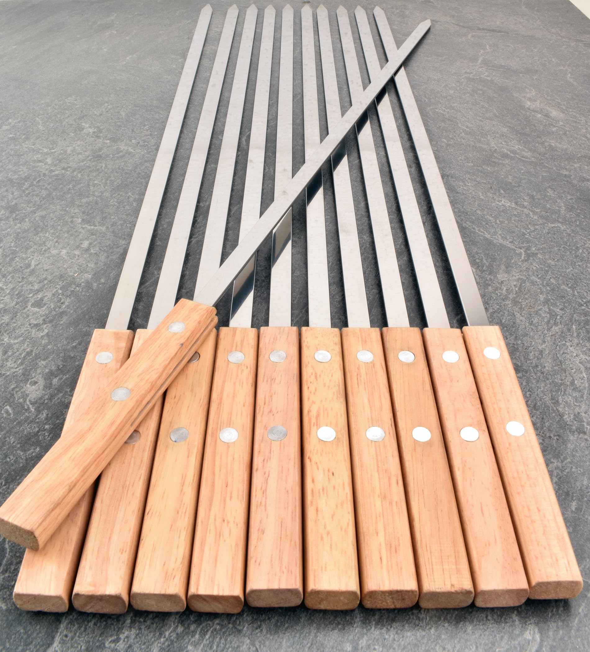 Amazon.com: 22-Inch Large Metal Barbecue Skewers,HONSHEN Heavy ...