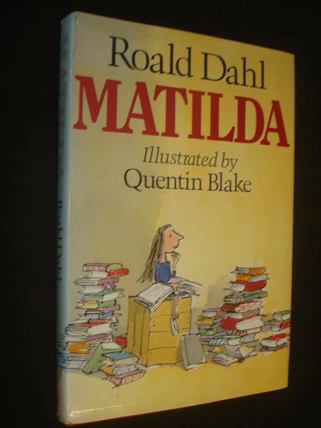 Matilda: Amazon.co.uk: Dahl, Roald: 9782070501953: Books