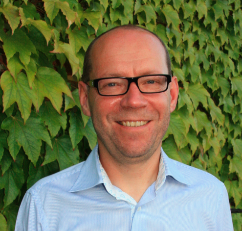 Amazon.com: Luc Vos: books, biography, latest update