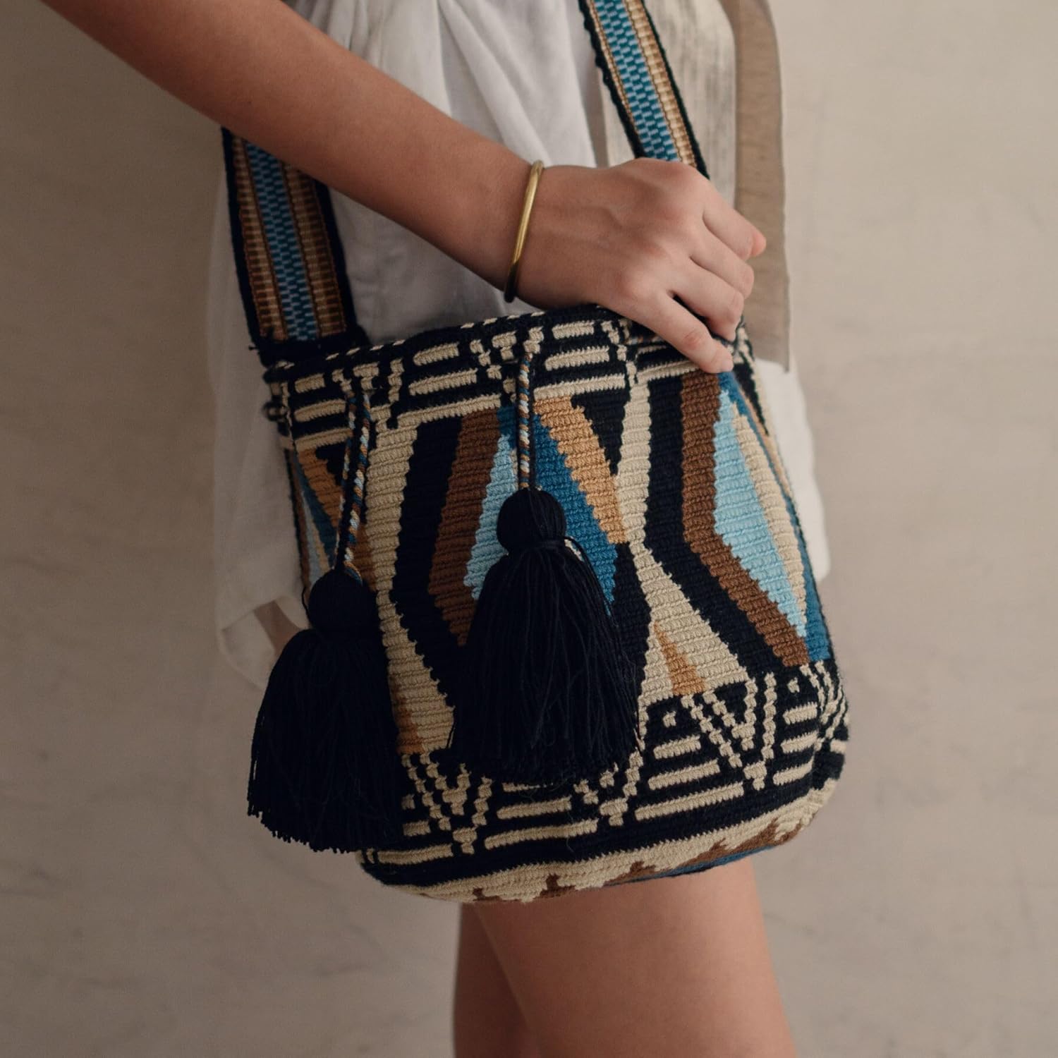 Classic Authentic WAYUU Bag, Mochila from Colombia, Medium Crochet ...