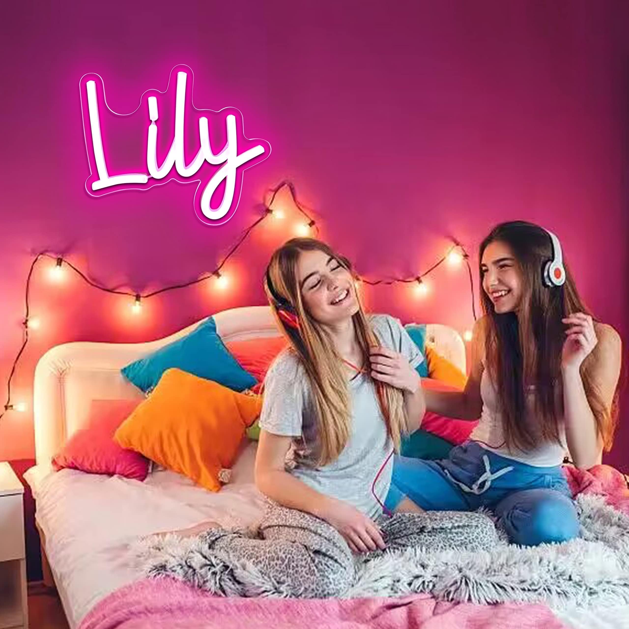 Lily Name Wallpaper Pink