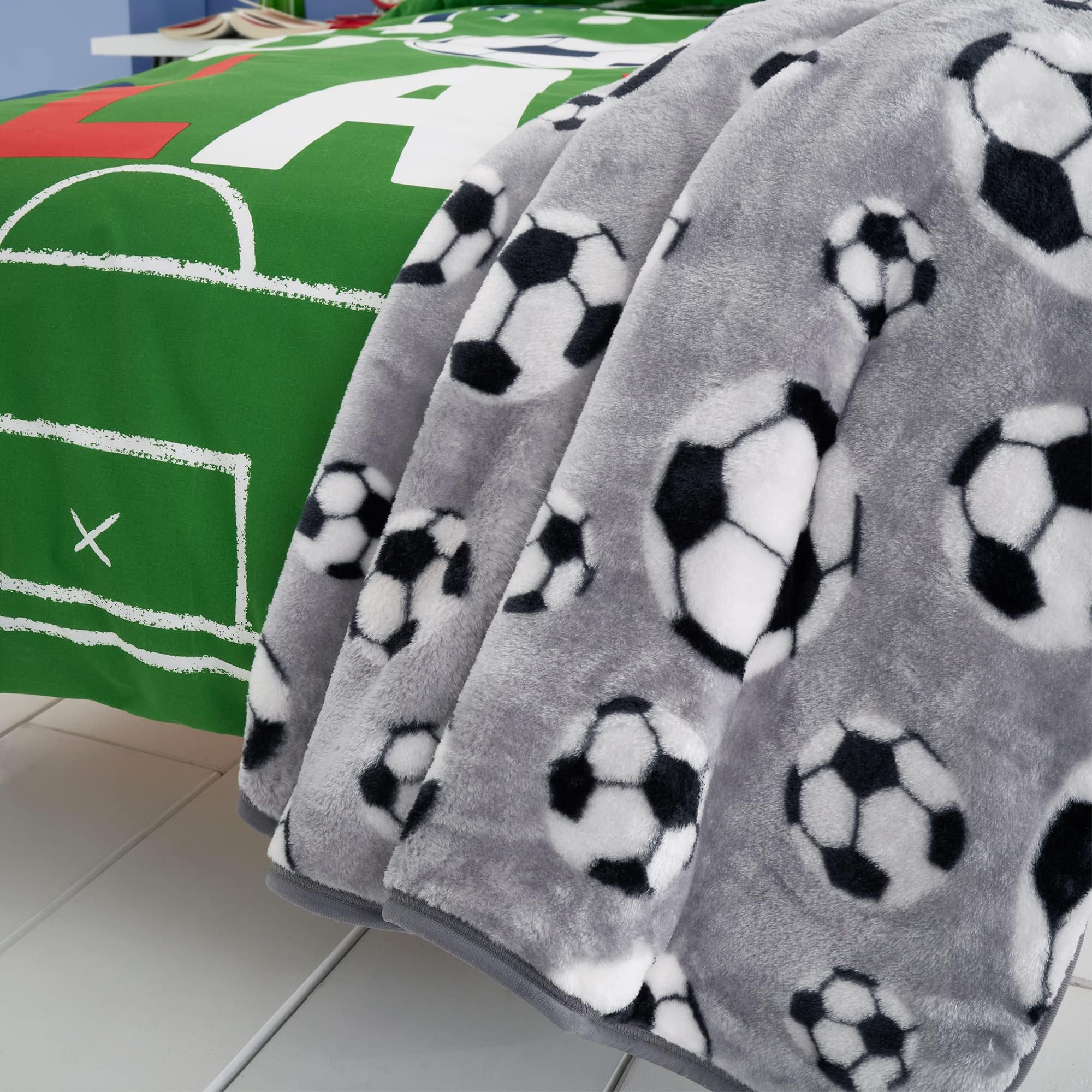 Catherine Lansfield Kids Cosy Football Fleece 120x150cm Blanket Throw ...