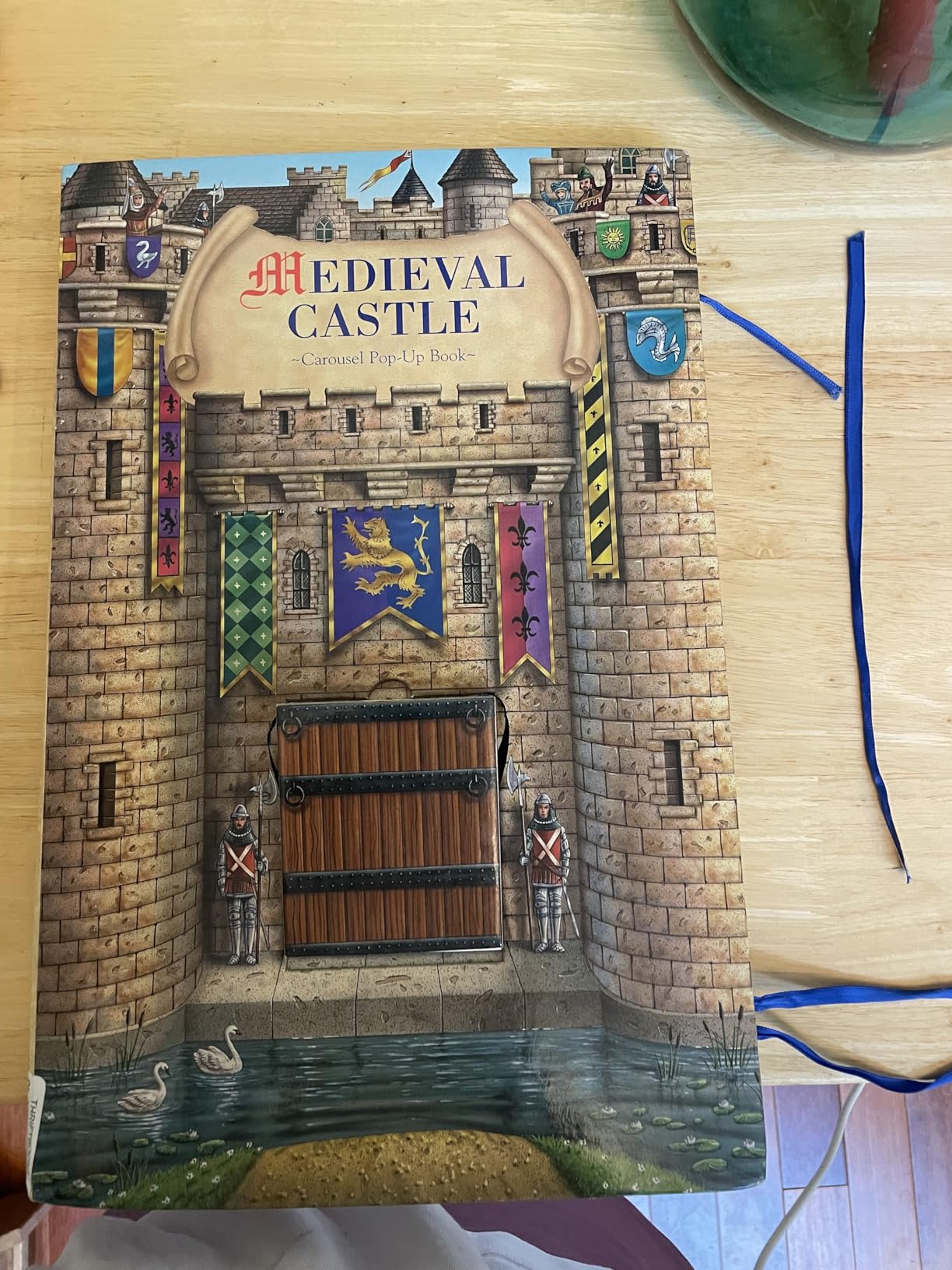 Medieval Castle: A Carousel Pop-up Book (Pop Up): Phil Wilson ...