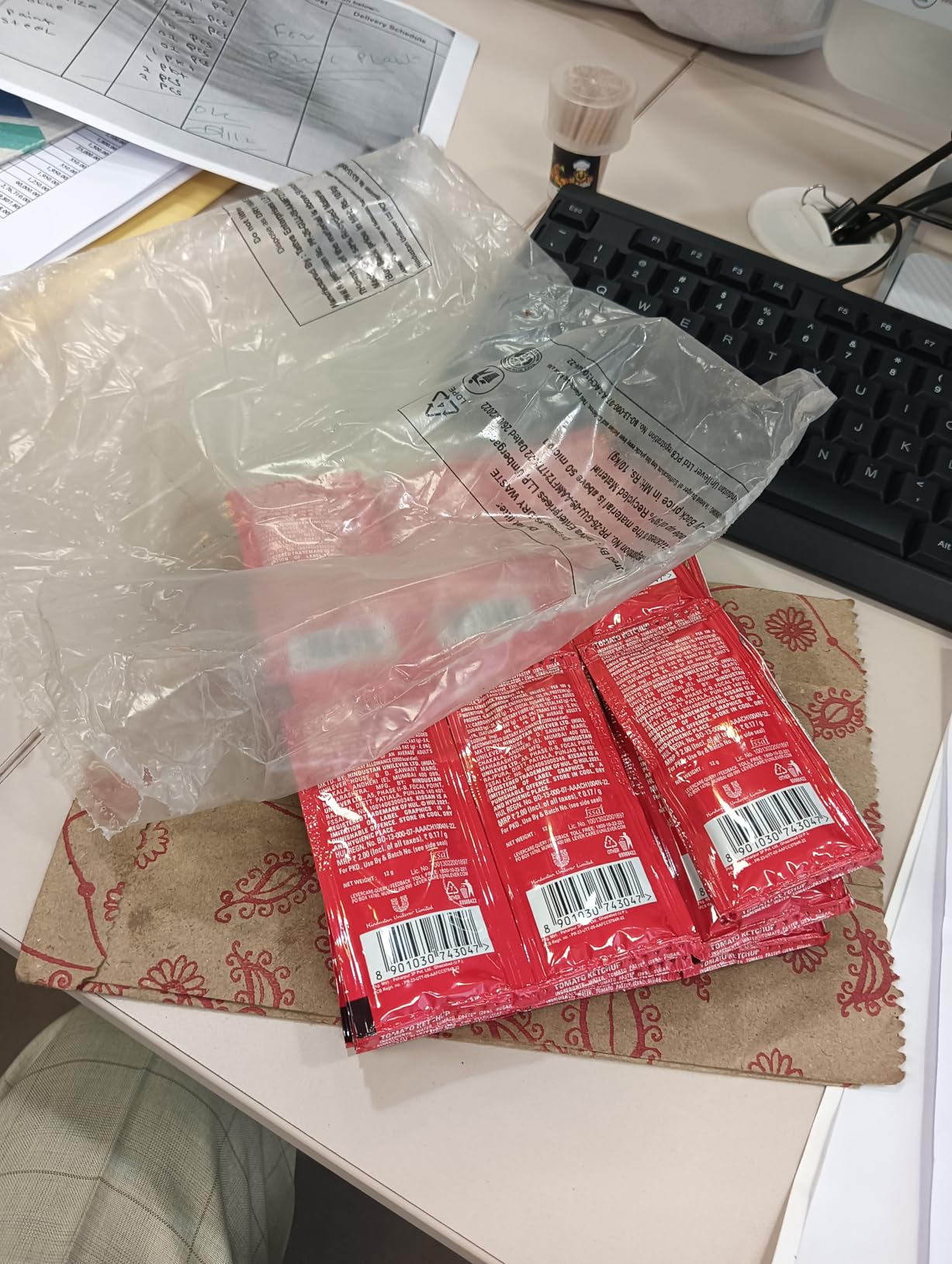 Kissan Fresh Tomato Sachets Ketchup 12gm Pouch, Sweet & Tangy Sauce ...