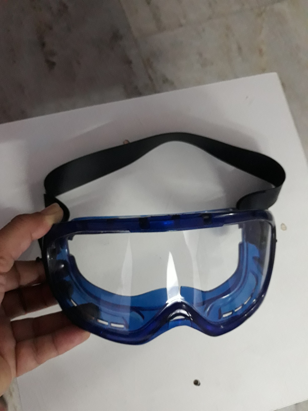 KleenGuard V90 Reusable Face Shield with adjustable strap, Clear Anti ...