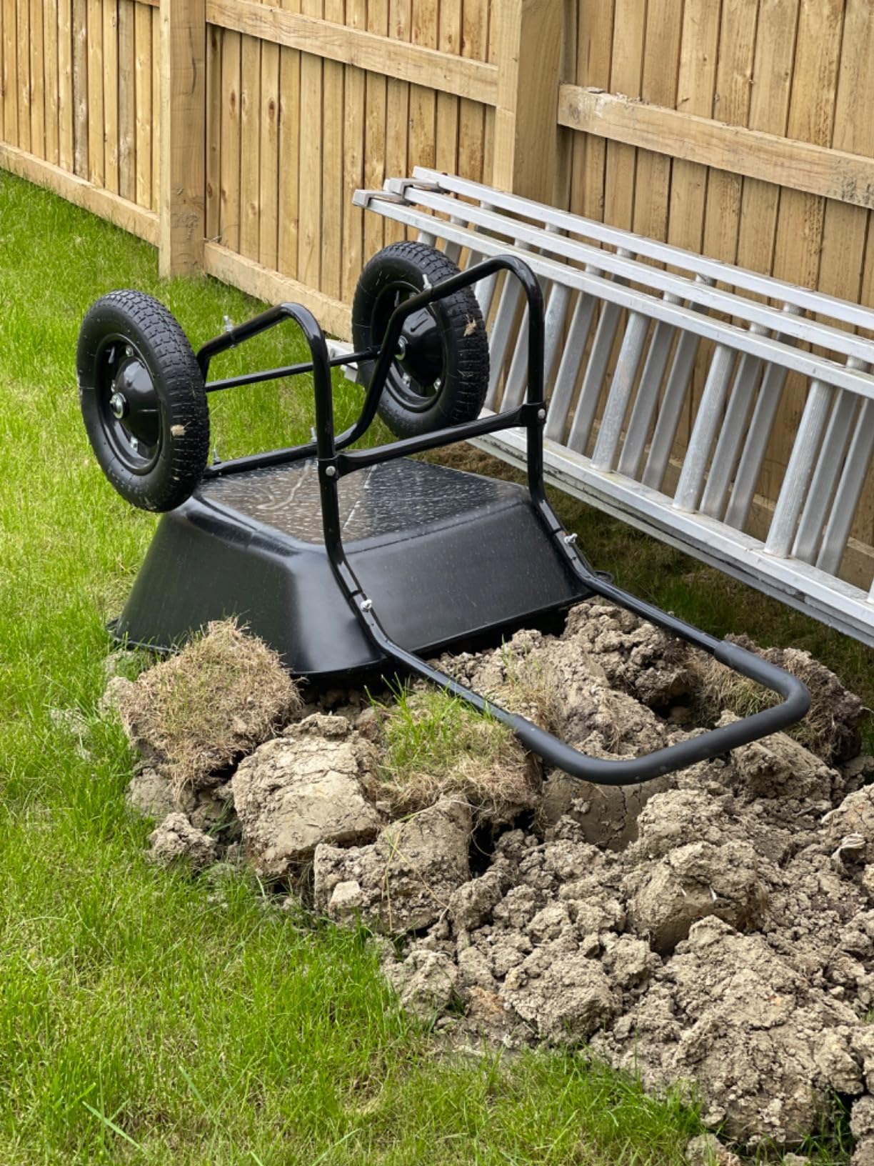 Garden WHEELBARROW 150kg Heavy Duty 85Ltr Toughened Plastic Tray Yard ...