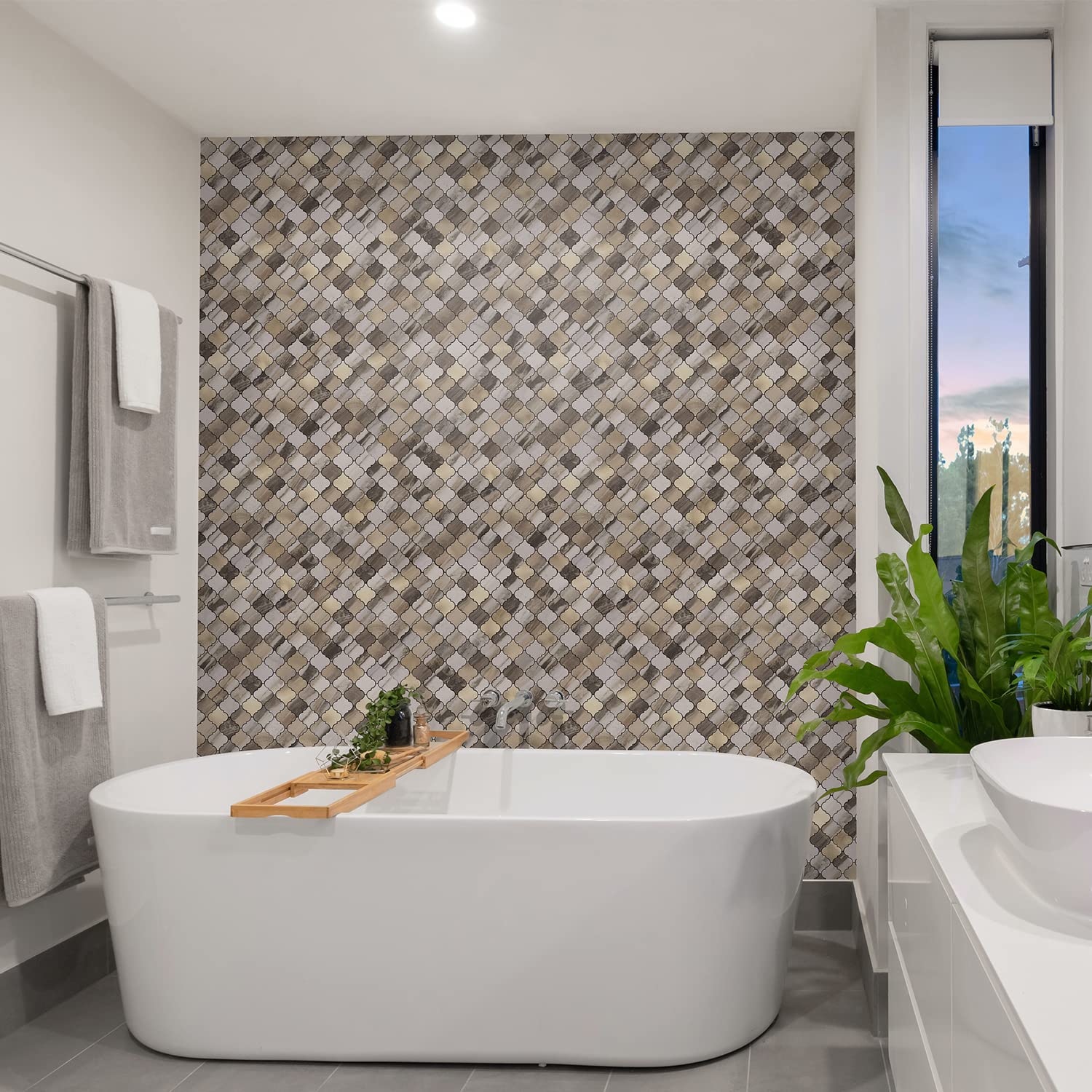 Arabesque Marble Subway Tile Tub
