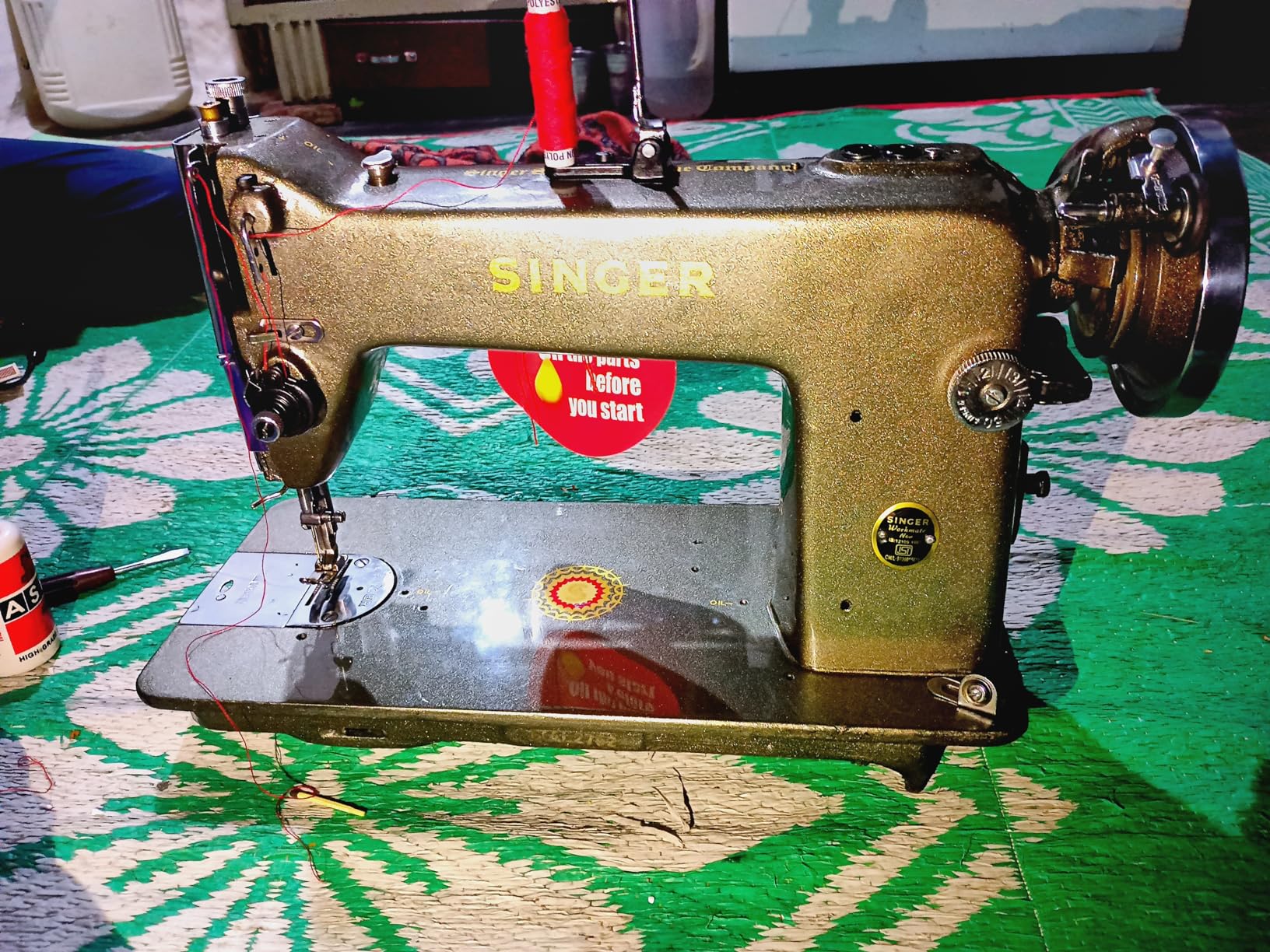 Singer Workmate Full Shuttle Umbrella Sewing Machine For Tailoring ...