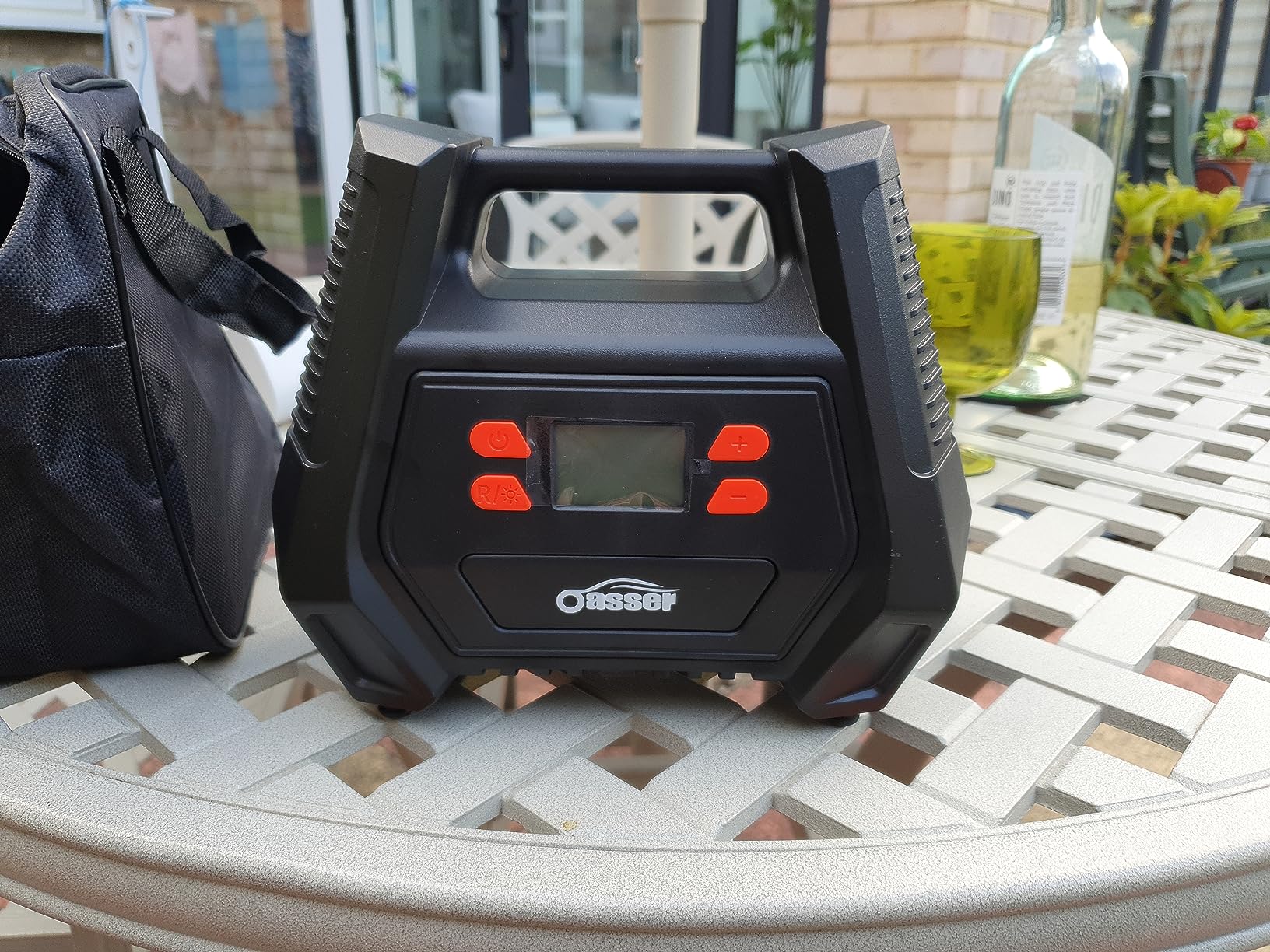 Oasser Tyre Inflator Air Compressor with 12V AC/240V DC car tyre Pump ...