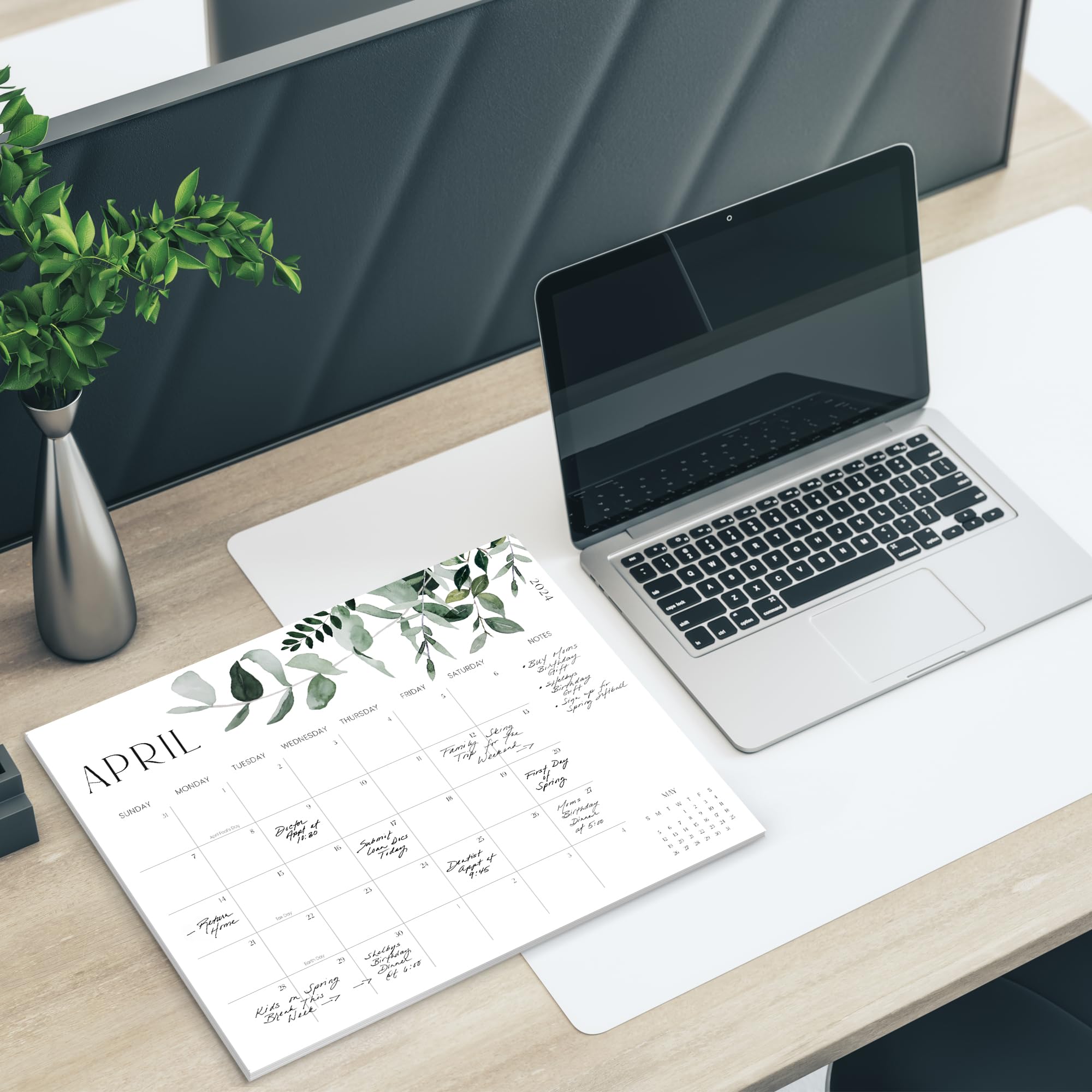 Snapklik.com : Aesthetic 2024-2025 Desk Calendar - Runs From January ...