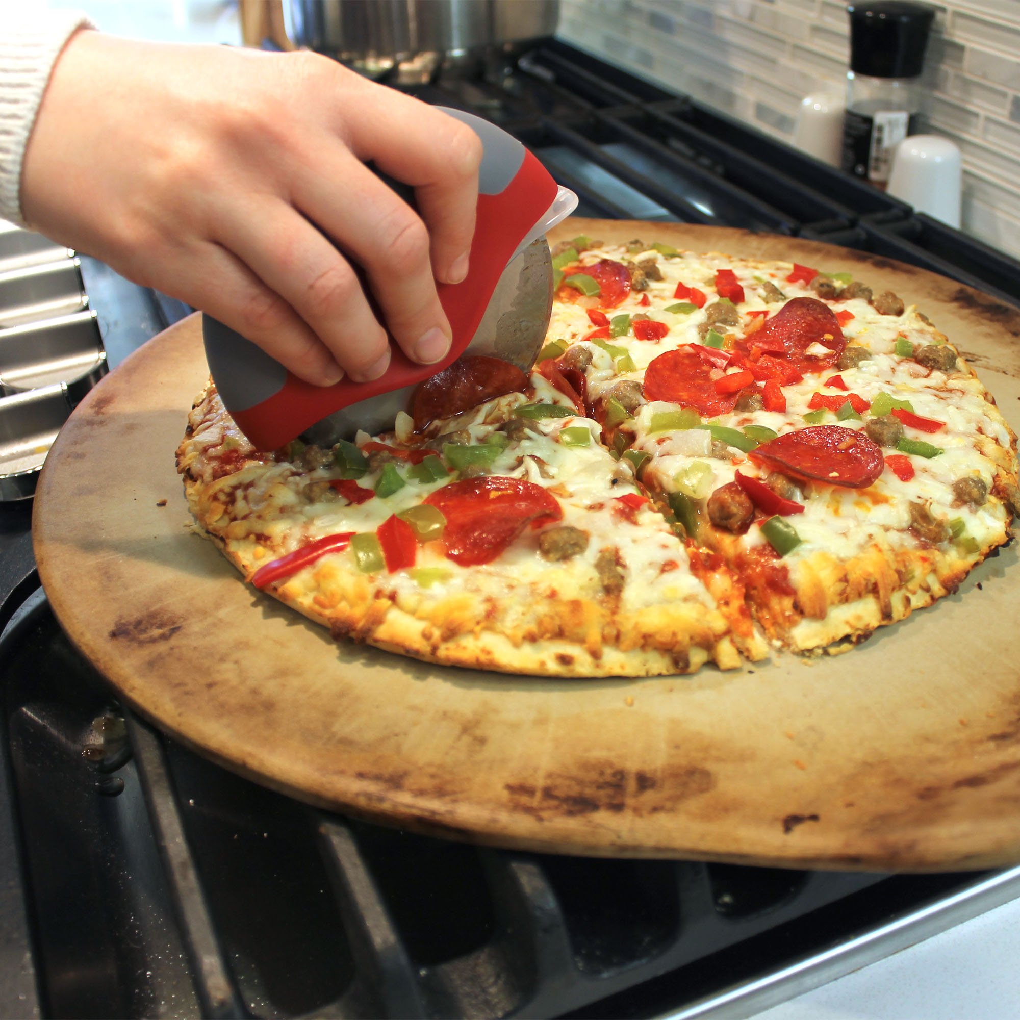Snapklik.com : Pizza Cutter, Unique Wheel Design Comes Apart For Easy ...