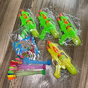 Amazon.co.jp: 4 FREE Water Guns (Water Balloon Included) : Toys & Games