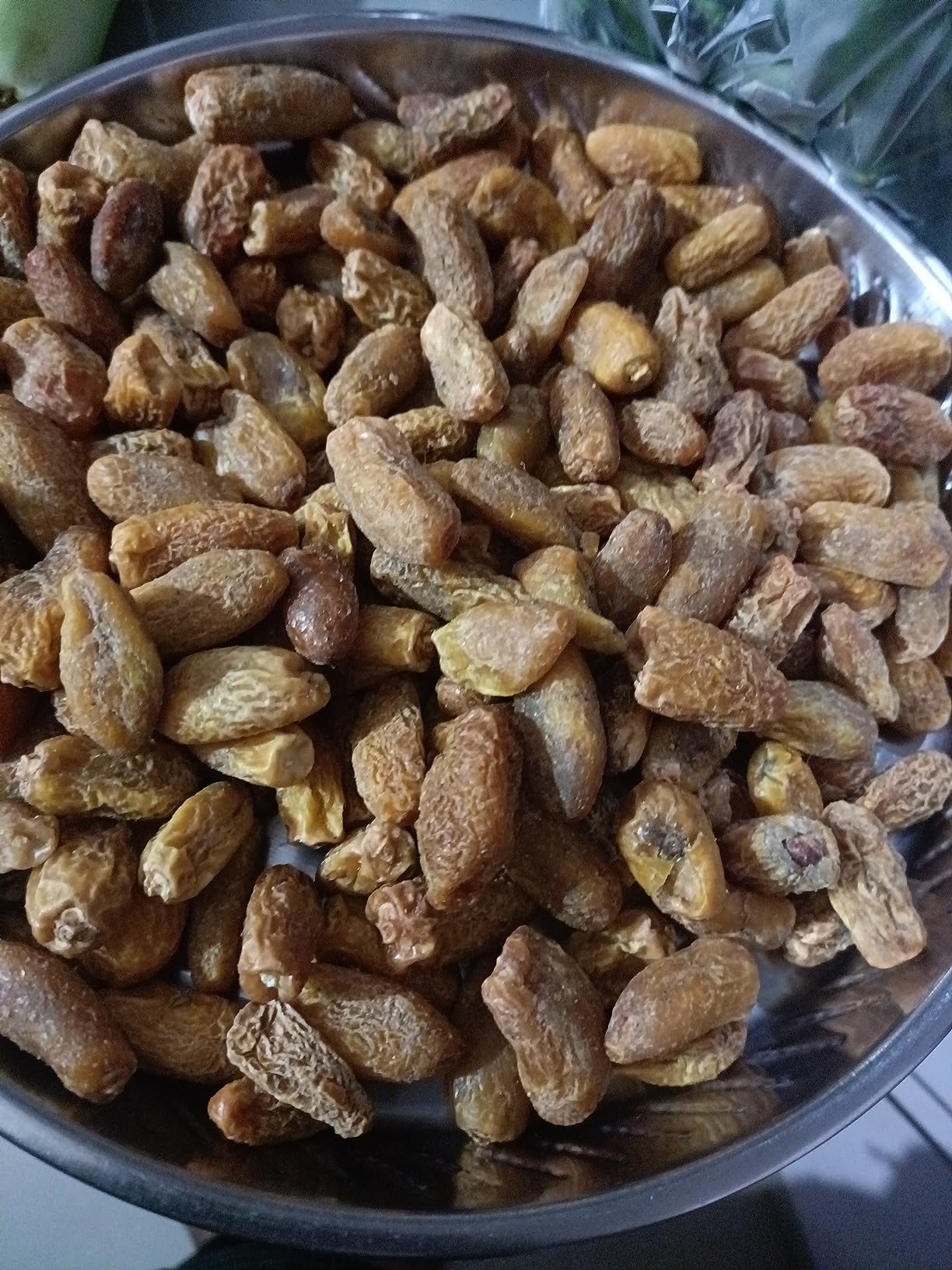 Prakriti Naturals Fresh Yellow Dry Dates Khajur Khajoor 1KG : Amazon.in ...