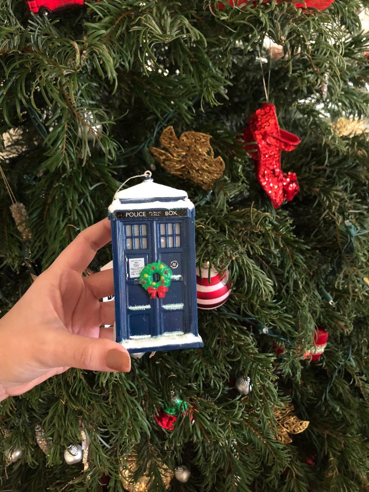 Amazon.com: Doctor Who Tardis Police Box Christmas Tree Ornament - 4" x ...