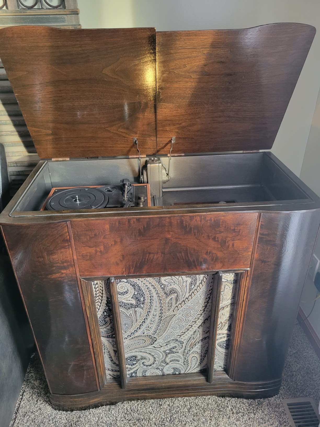 $19/mo - Finance Victrola Retro Wood Bluetooth FM/AM Radio with Rotary ...