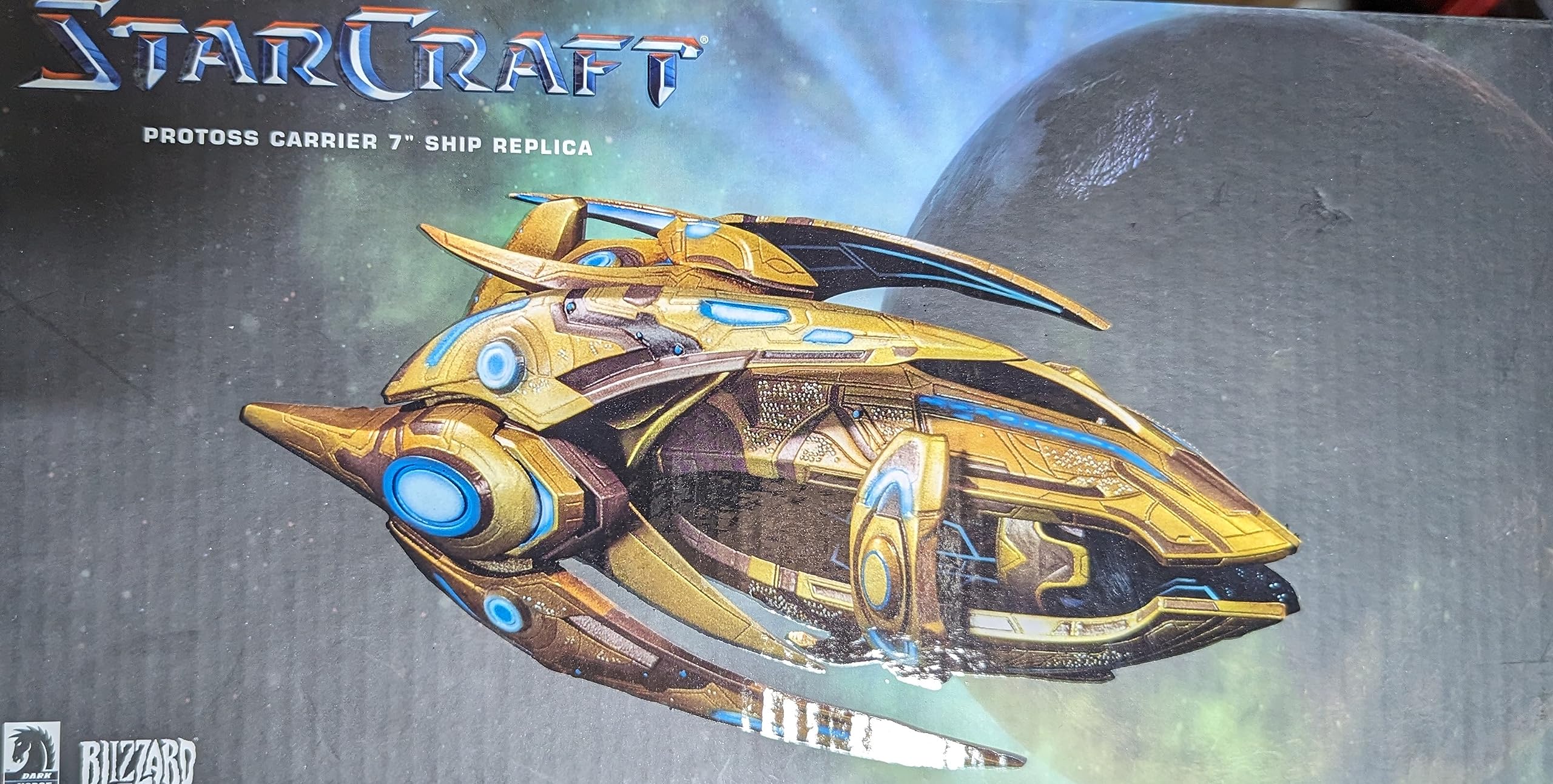 Amazon.com: Dark Horse Deluxe Starcraft: Protoss Carrier Ship 7 ...