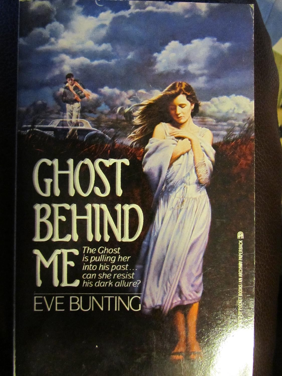 The Ghost Behind Me: Bunting, Eve: 9780671622114: Amazon.com: Books