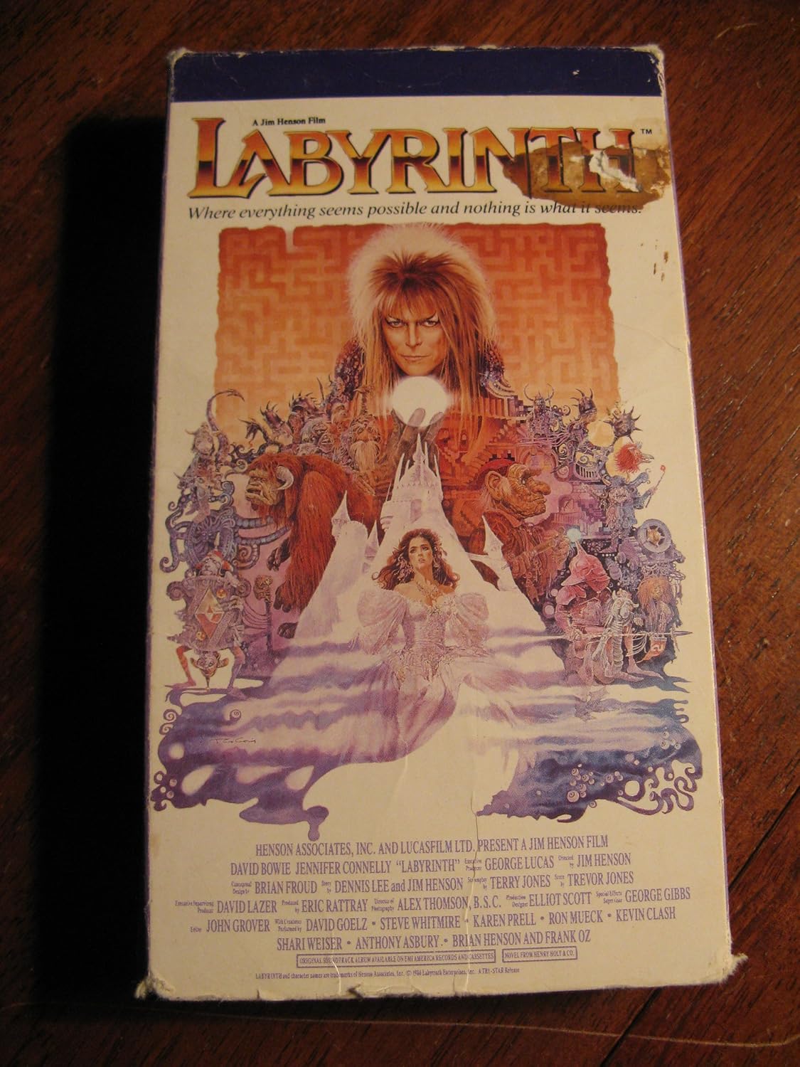Amazon.com: Labyrinth [VHS] : David Bowie, Jennifer Connelly, Toby ...