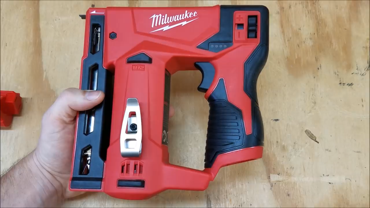 Watch Milwaukee M12 Cordless 3/8" Crown T50 Stapler 2447 Review on ...