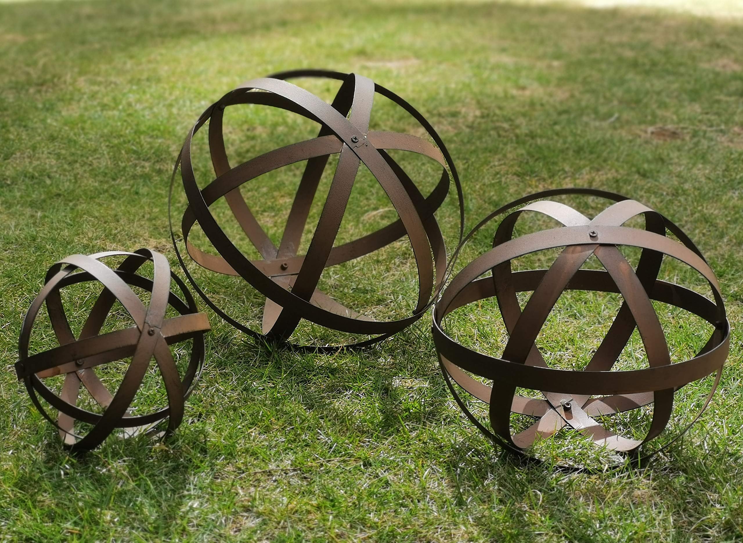 Amazon.com : Large Metal Garden Sphere with Arrow and Stand : Patio ...