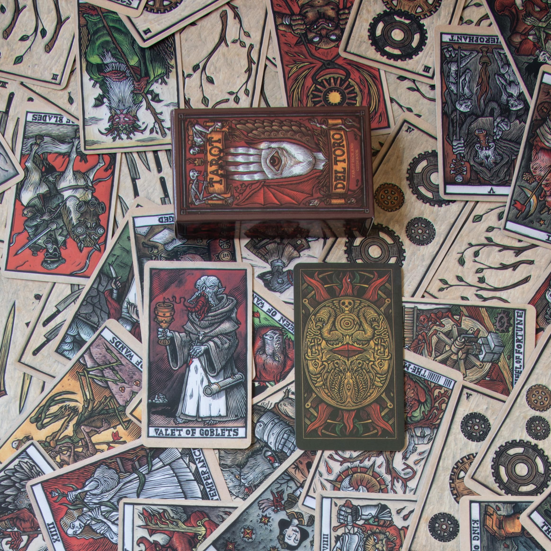 Snapklik.com : Aumtok Del Toro Tarot Cards Miniature Version Set