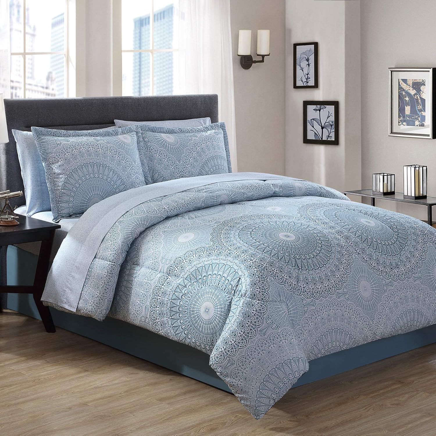 Amazon.com: Ellison Great Value Sophia Stripe 8 Piece, Queen Bed in a ...