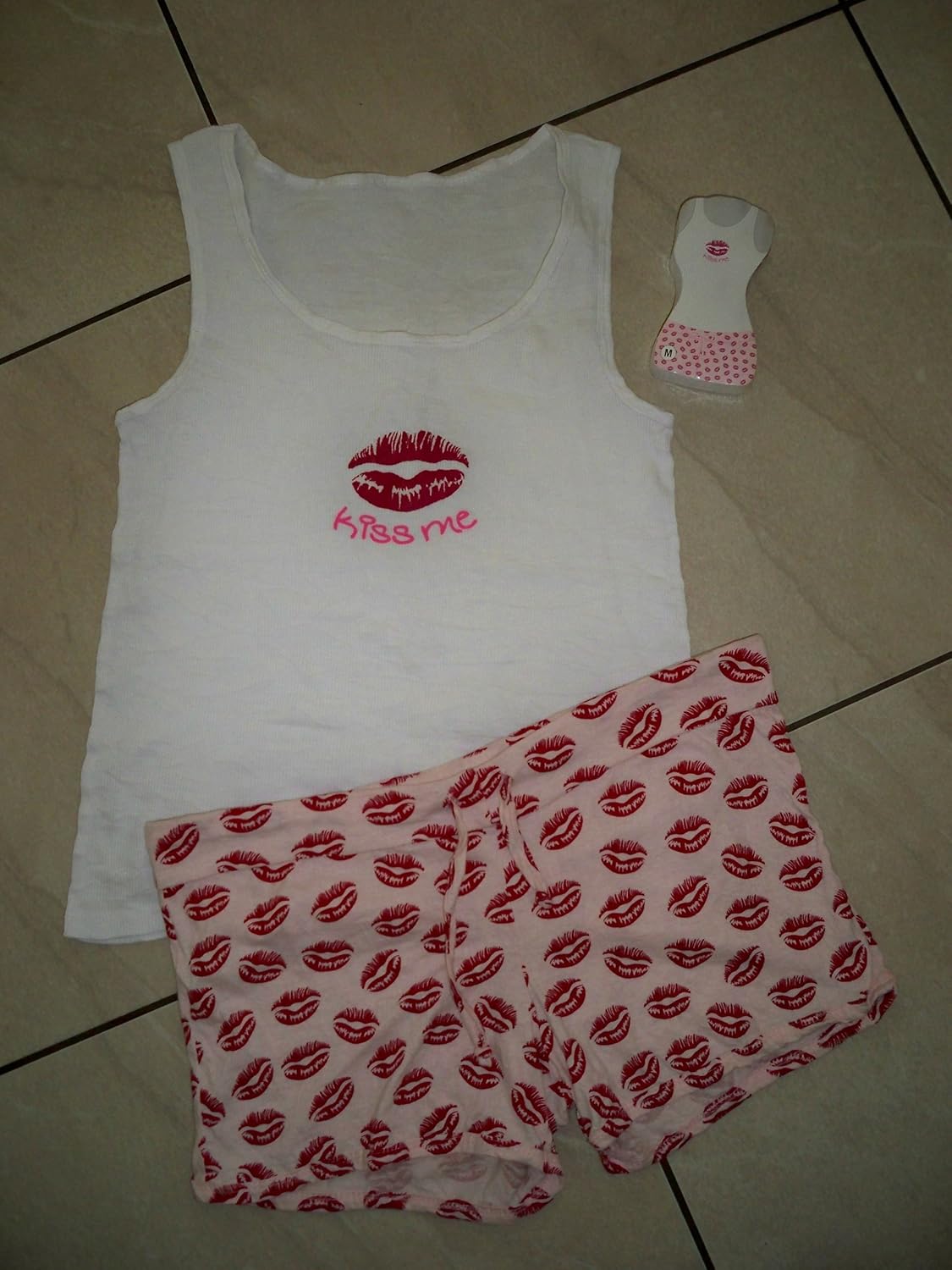 Amazon.com: Magic Pyjamas Top and Shorts Set (Small fits 11years up ...