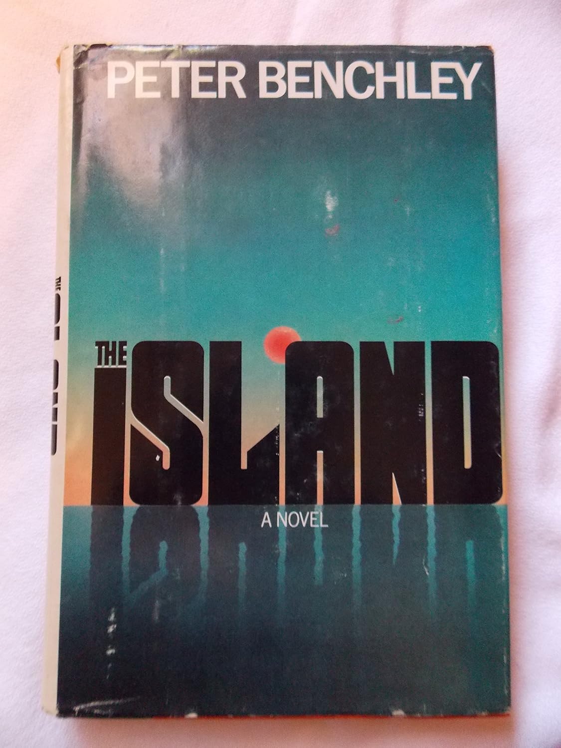 The Island: Benchley, Peter: 9780385131728: Amazon.com: Books