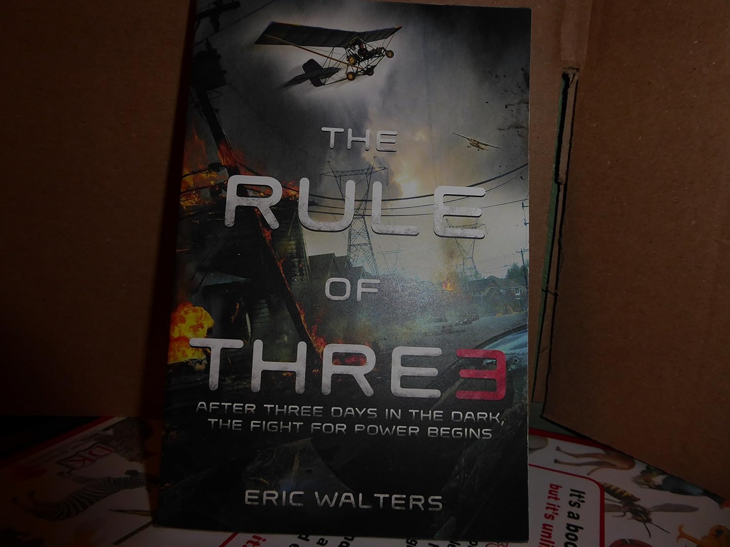 The Rule Of 3: Fight For Power - The Enemy Is Everywhere: Eric Walters ...