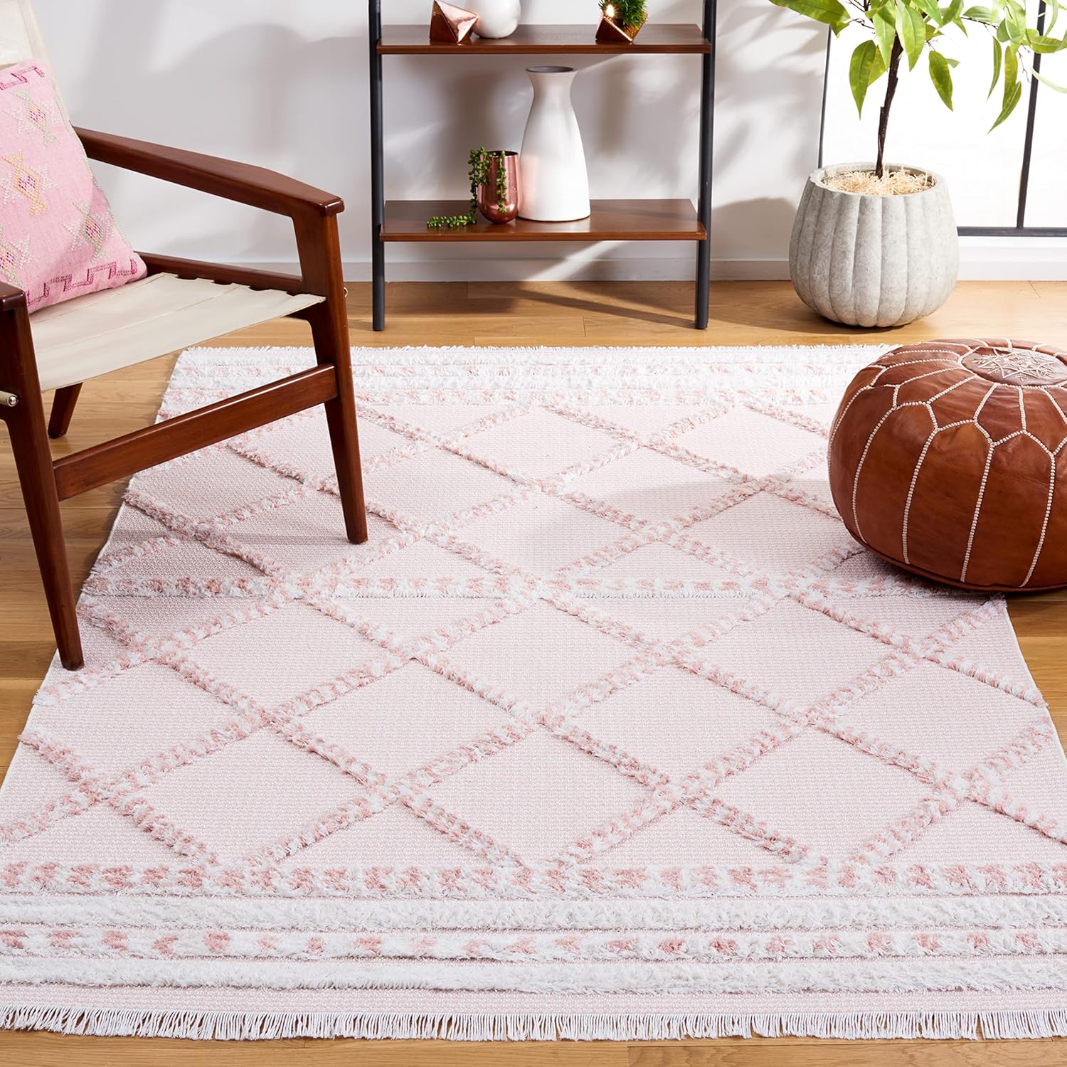 Amazon.com: SAFAVIEH Augustine Collection Area Rug - 6'4" Square, Pink ...
