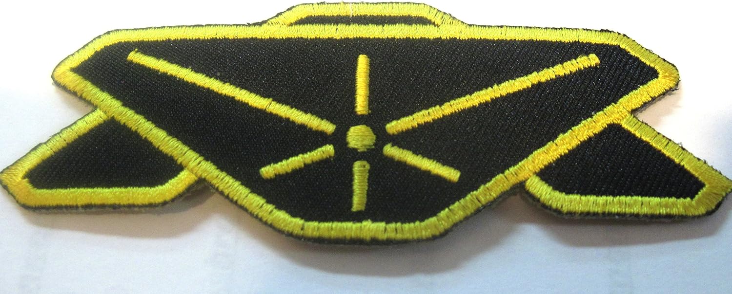 Amazon.com: Babylon 5 Command Chest Insignia Authentic Replica Patch ...