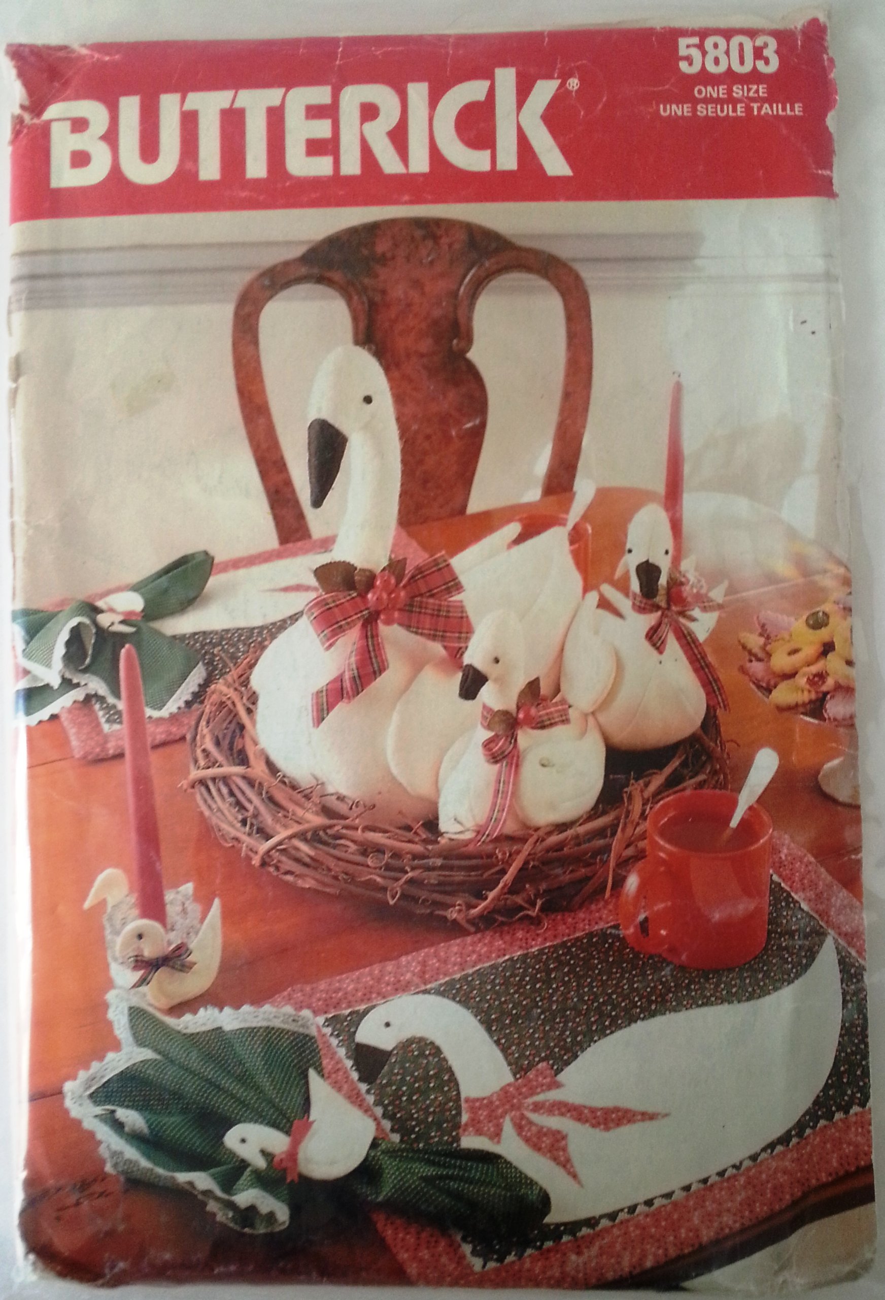 Amazon.com: CRAFT PATTERN - BUTTERICK #5803 - SWANS - PLACEMATS AND ...