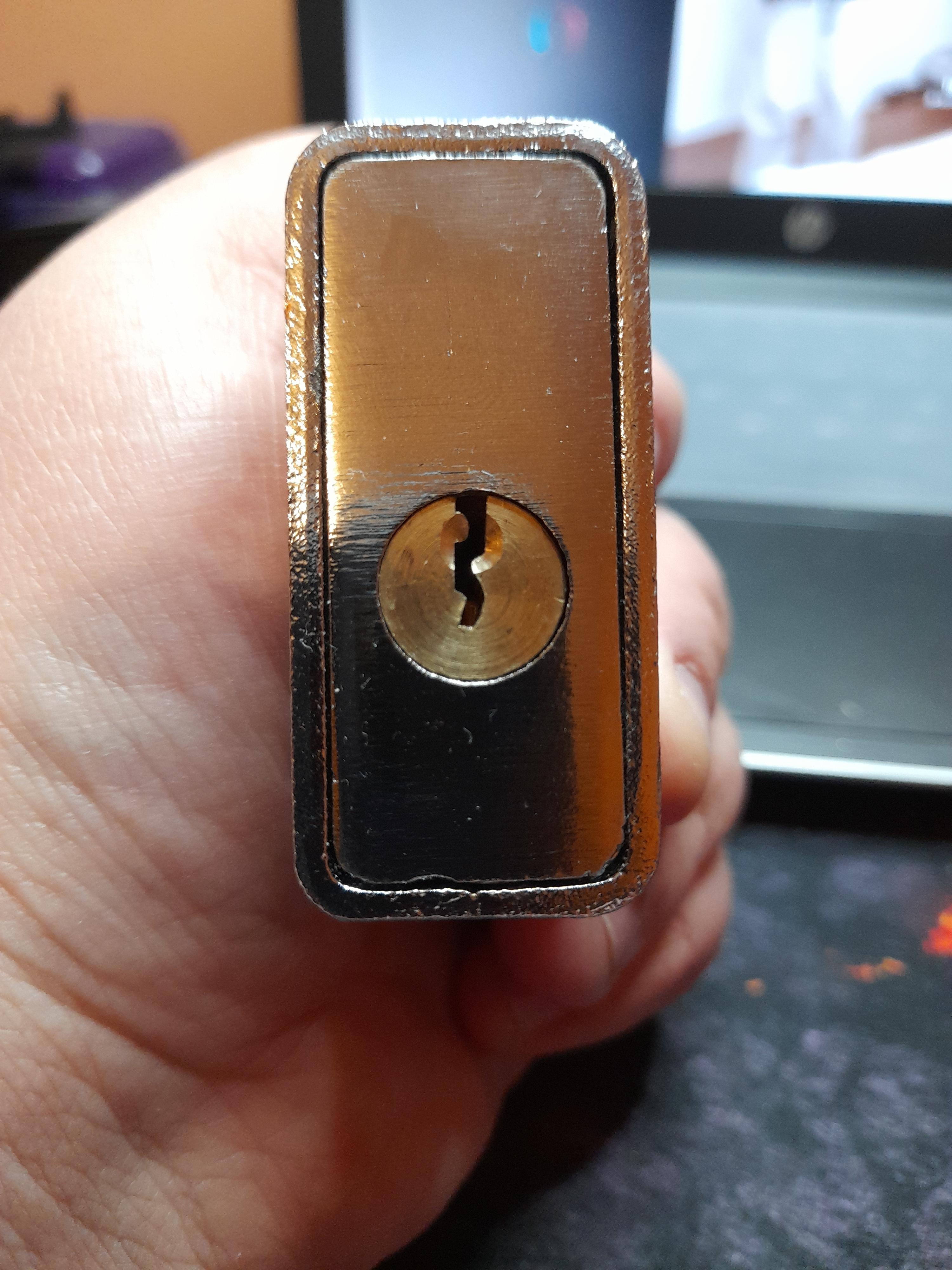 Silverline 380651 Close Armoured Shutter Lock Padlock 80 mm : Amazon.co ...