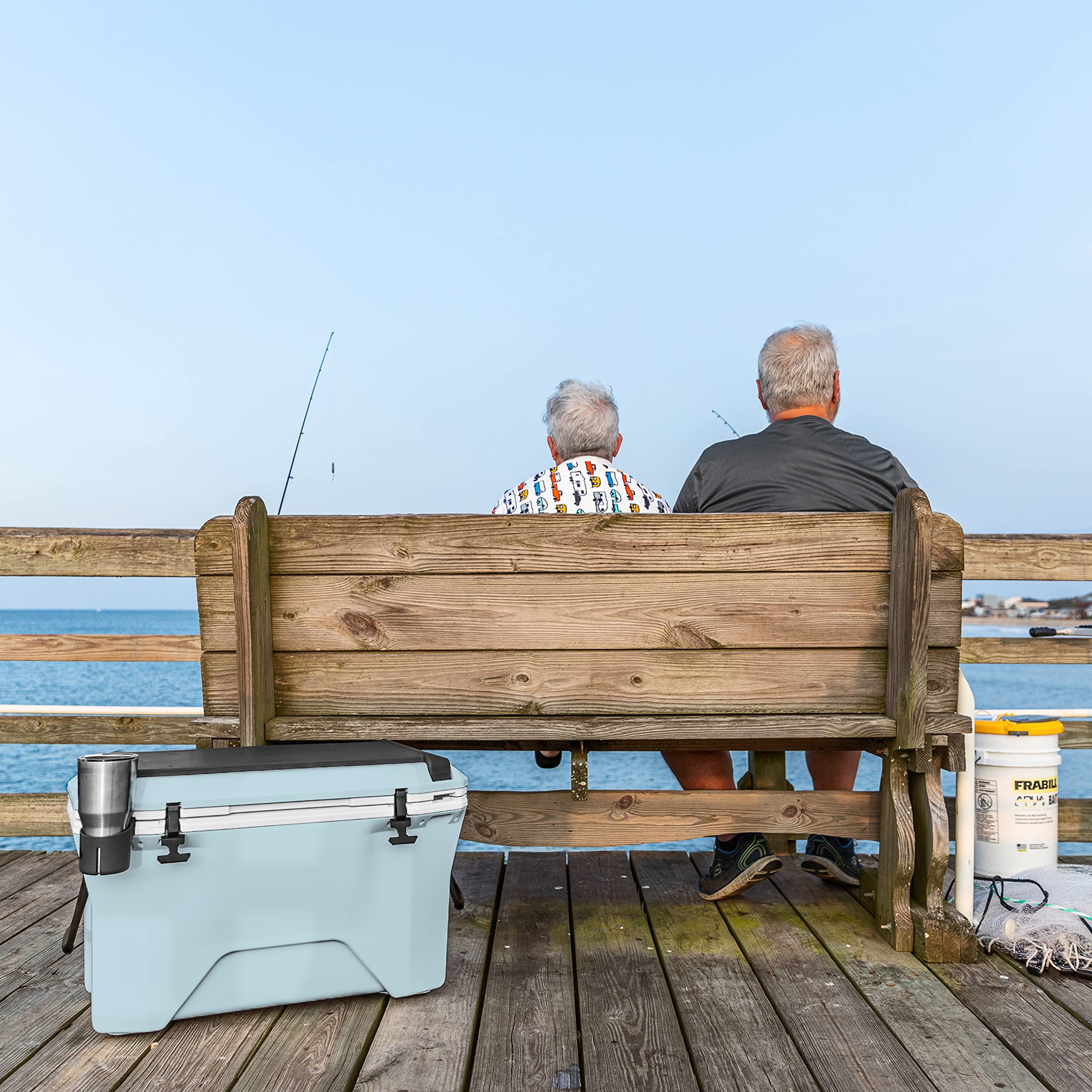 Camco Currituck 30-Quart Premium Cooler & Ice Chest | Features Ice ...