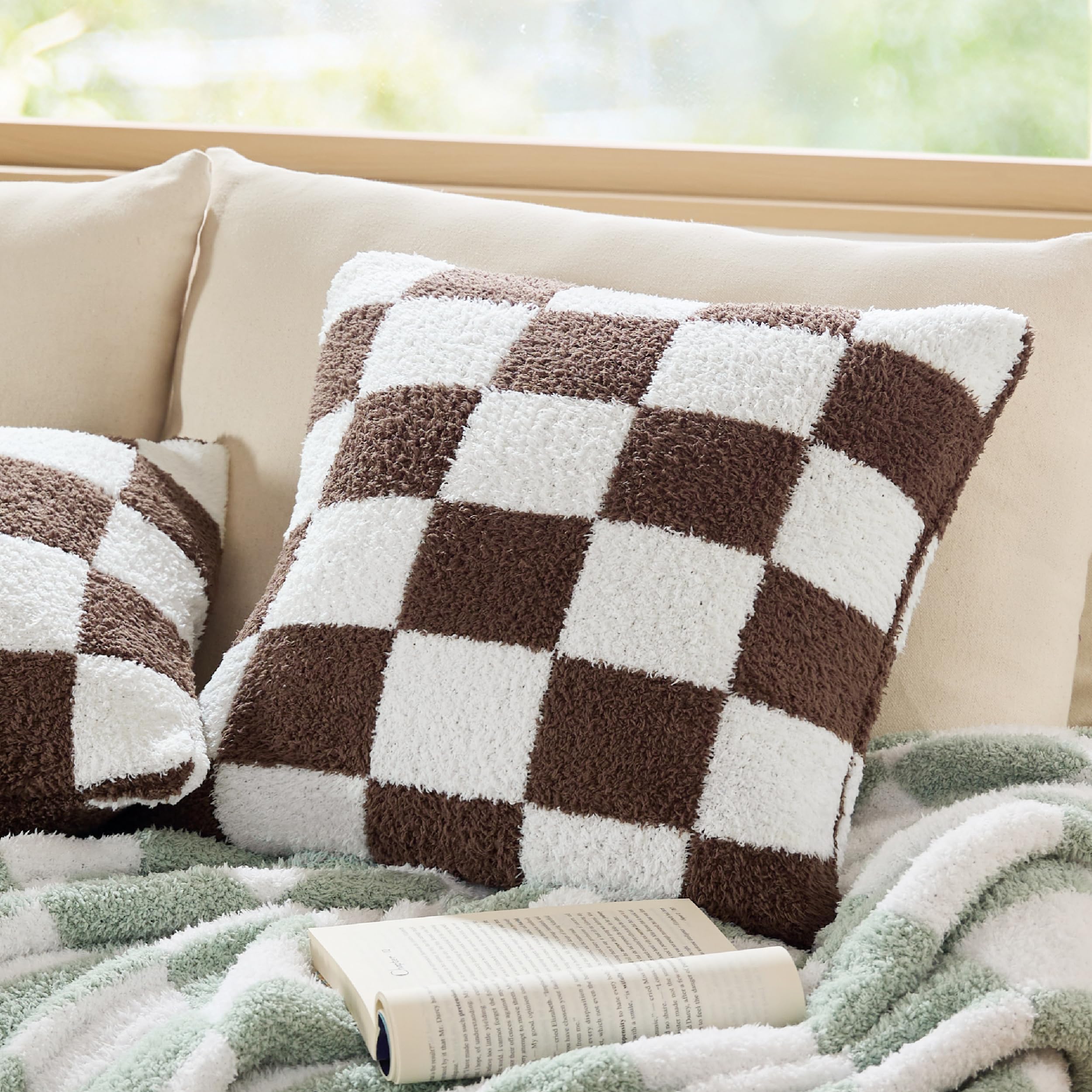 Amazon.com: Bedsure Checkered Pillow Cover 18x18 Inch, Pack of 2 Soft ...