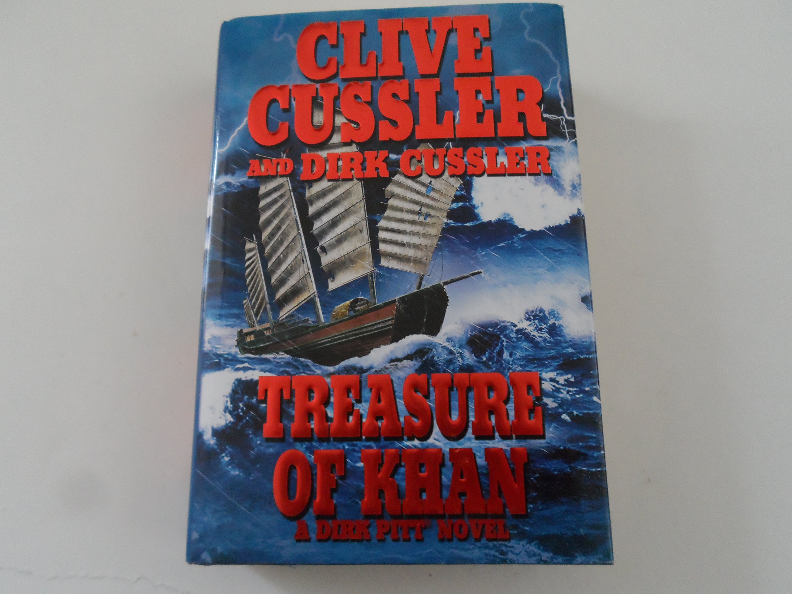 Amazon.com: Treasure of Khan (Dirk Pitt Adventure): 9780399153693 ...