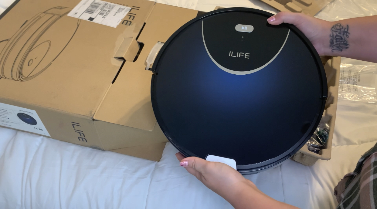 Watch iLife Robot Vacuum Review and Unboxing on Amazon Live